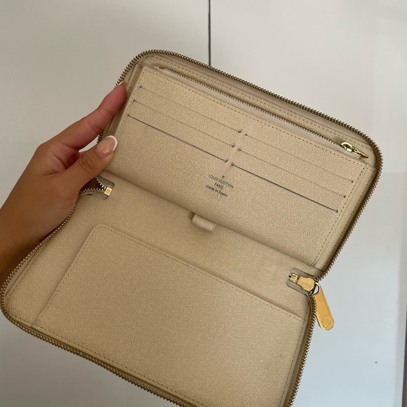 Louis Vuitton | Bags | Authentic Louis Vuitton White Checkered Wallet ...